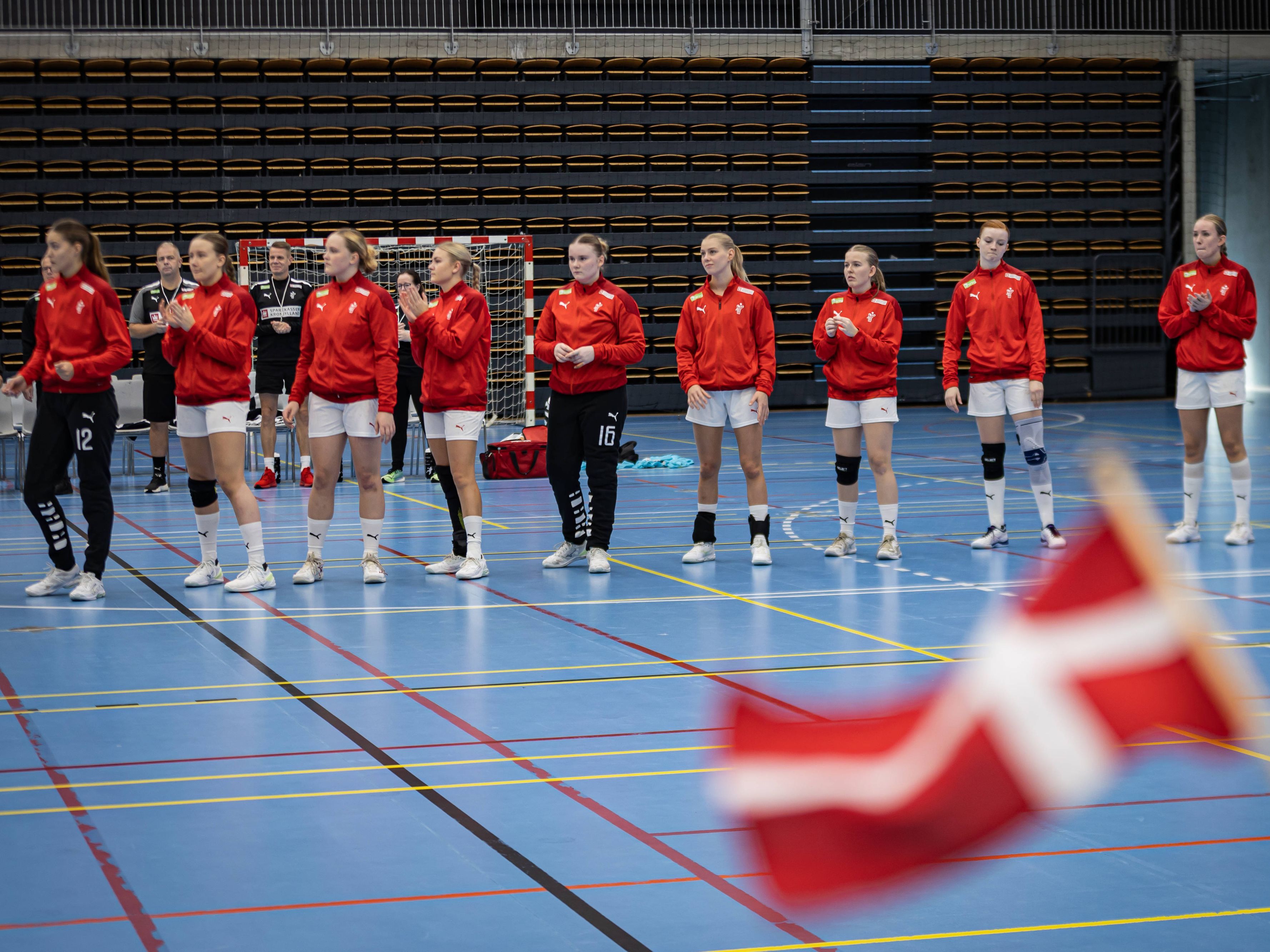75 Minuten Unterbrechung und Hallenwechsel in der Halbzeit bei U20-WM ...