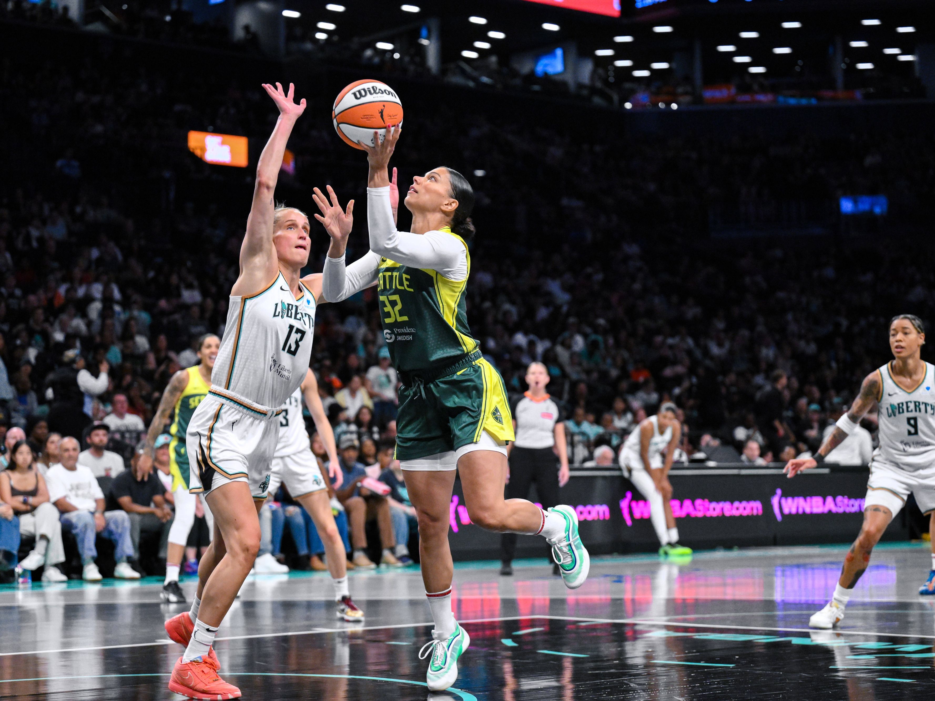 WNBA Playoffs: Seattle, Vegas, & Minnesota Dominate – Archyde