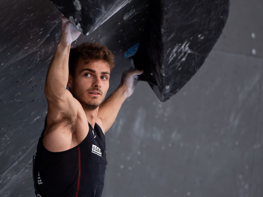 Flohé-Kritik: "Haufen Scheiße" - Meul im Boulder-Finale - kicker