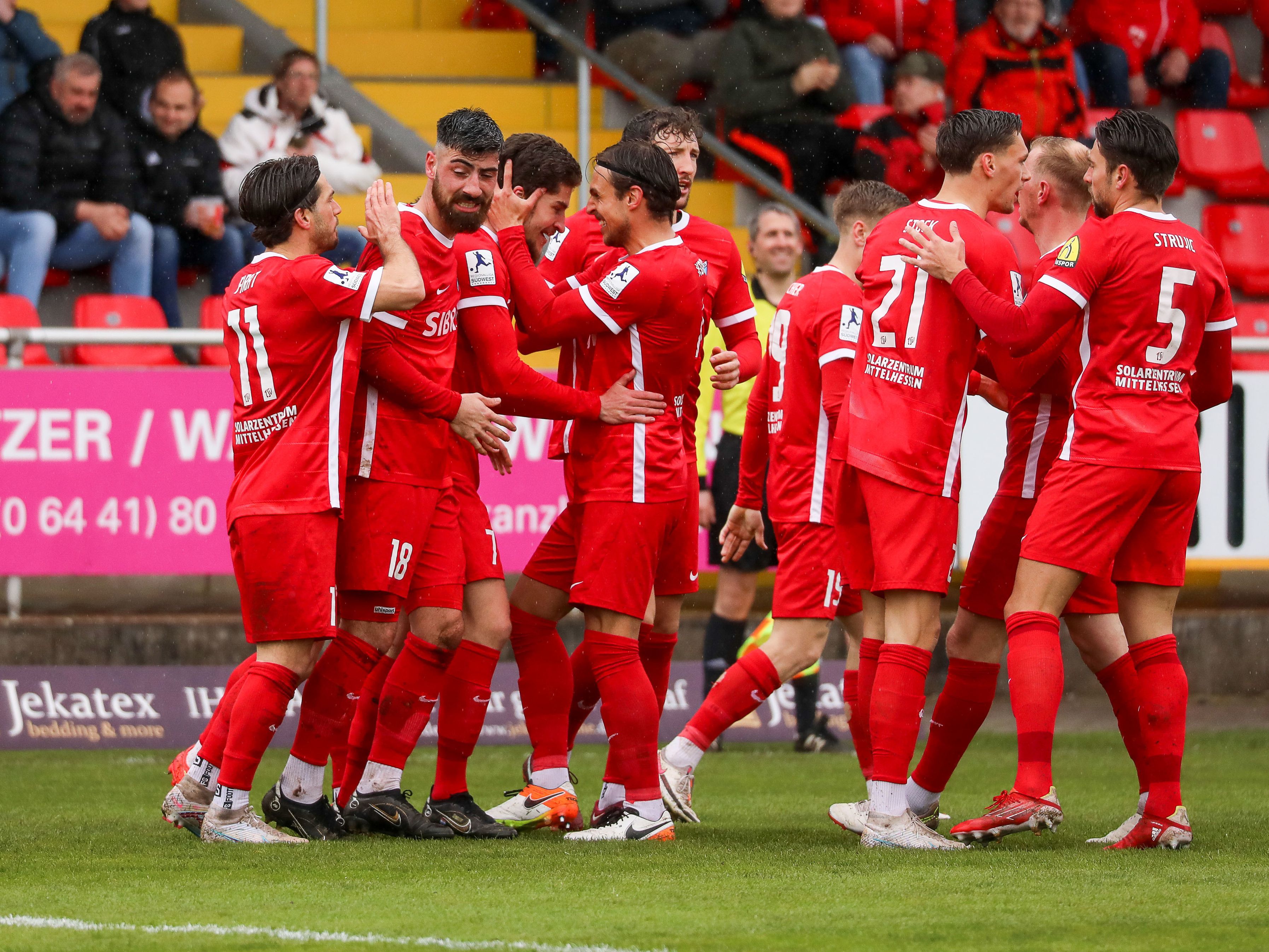 Wiesbaden genießt Aufstiegskampf - Verdiente Pokal-Pleite - kicker