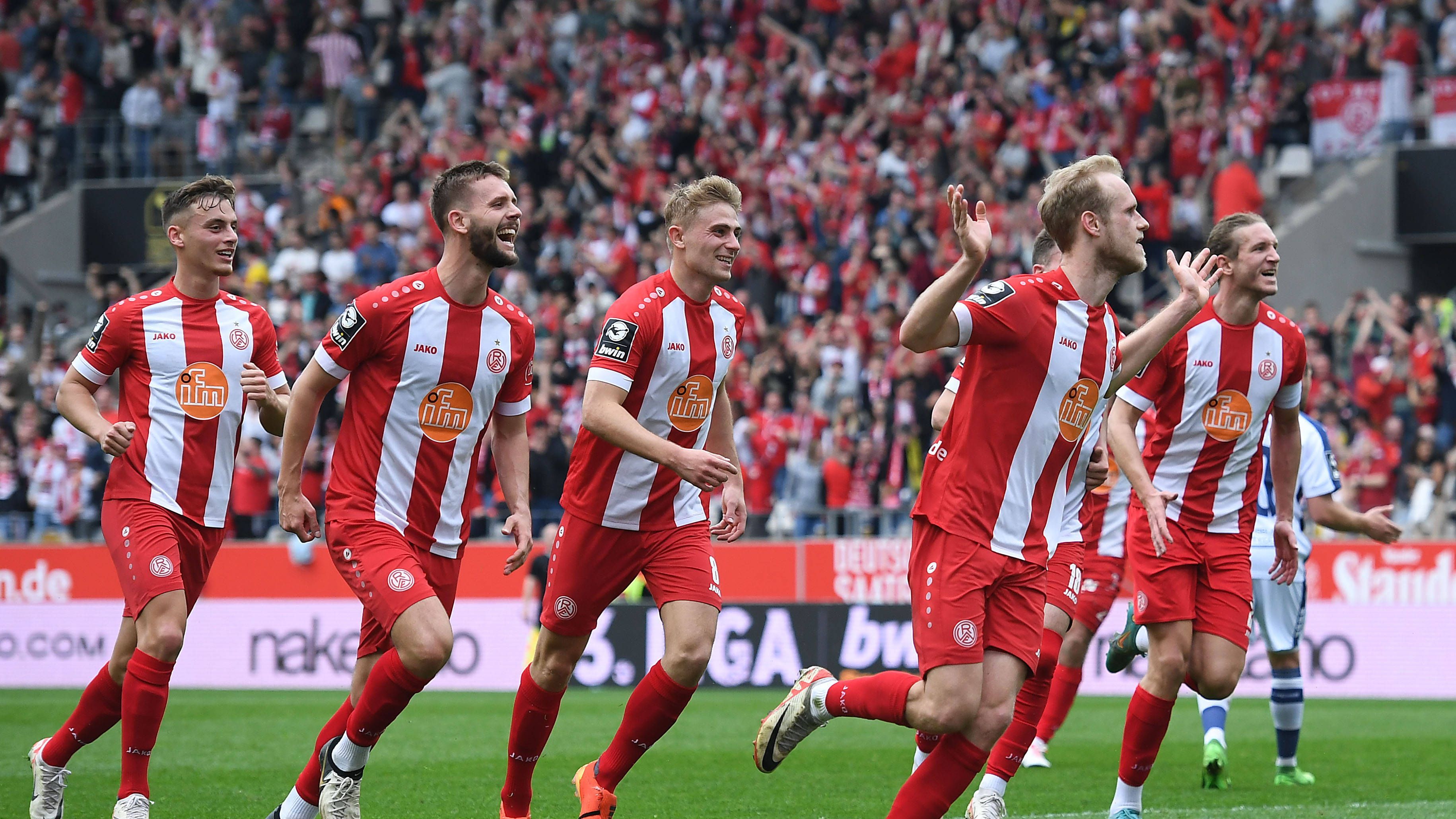 Rot-Weiss Essen verlängert mit Thomas Eisfeld - kicker