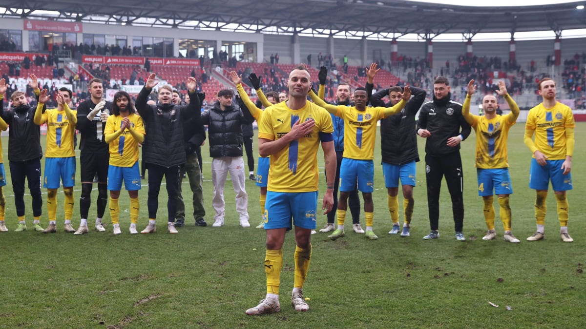 Lok Leipzig bejubelt sich und Rekordspieler Ziane - kicker