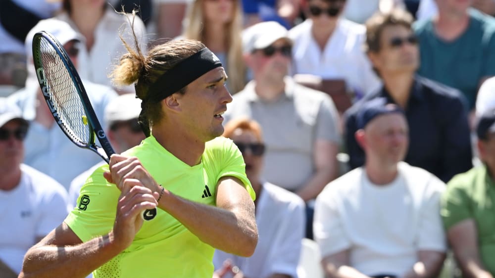 Begleitet von Diskussionen: Zverev folgt Engel ins Viertelfinale - kicker