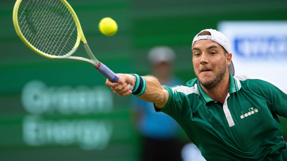 Struff zerstört seinen Schläger - und verliert in drei Sätzen - kicker