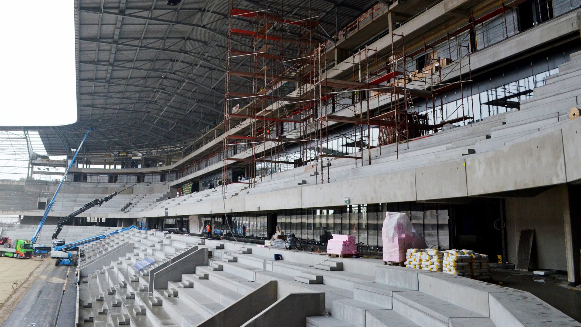 Die neue Raiffeisen-Arena des LASK nimmt Form an - kicker