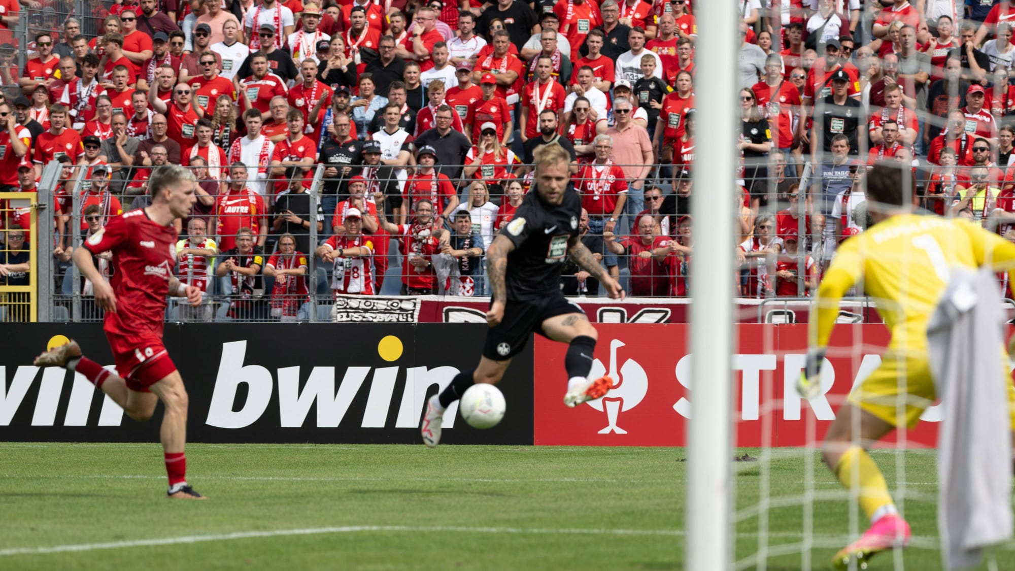 Bilder | FC Rot-Weiß Koblenz - 1. FC Kaiserslautern 0:5 | 1. Runde ...