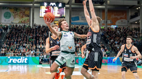 Neuzugang Ashworth kocht sofort! Trier beendet Negativlauf gegen Ulm ...