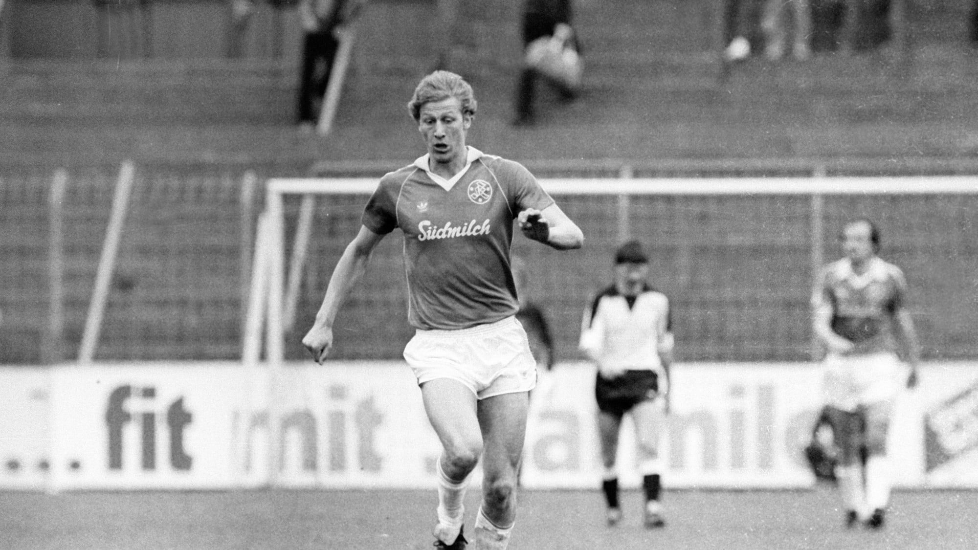 Vom Guido zum "Diego": Buchwald wird 60 - Bundesliga | Bildergalerie ...